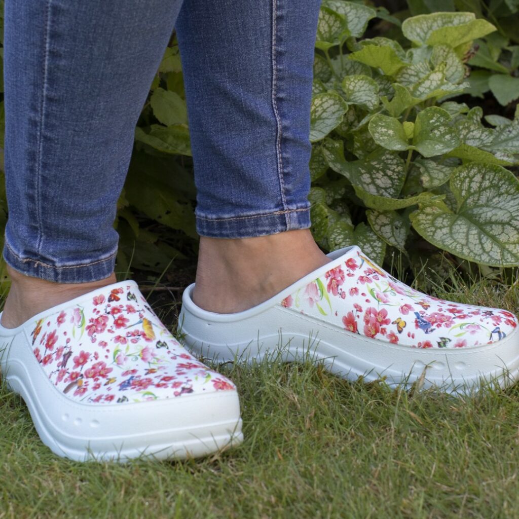 Leon Ultalight Aqua Floral Garden Clogs