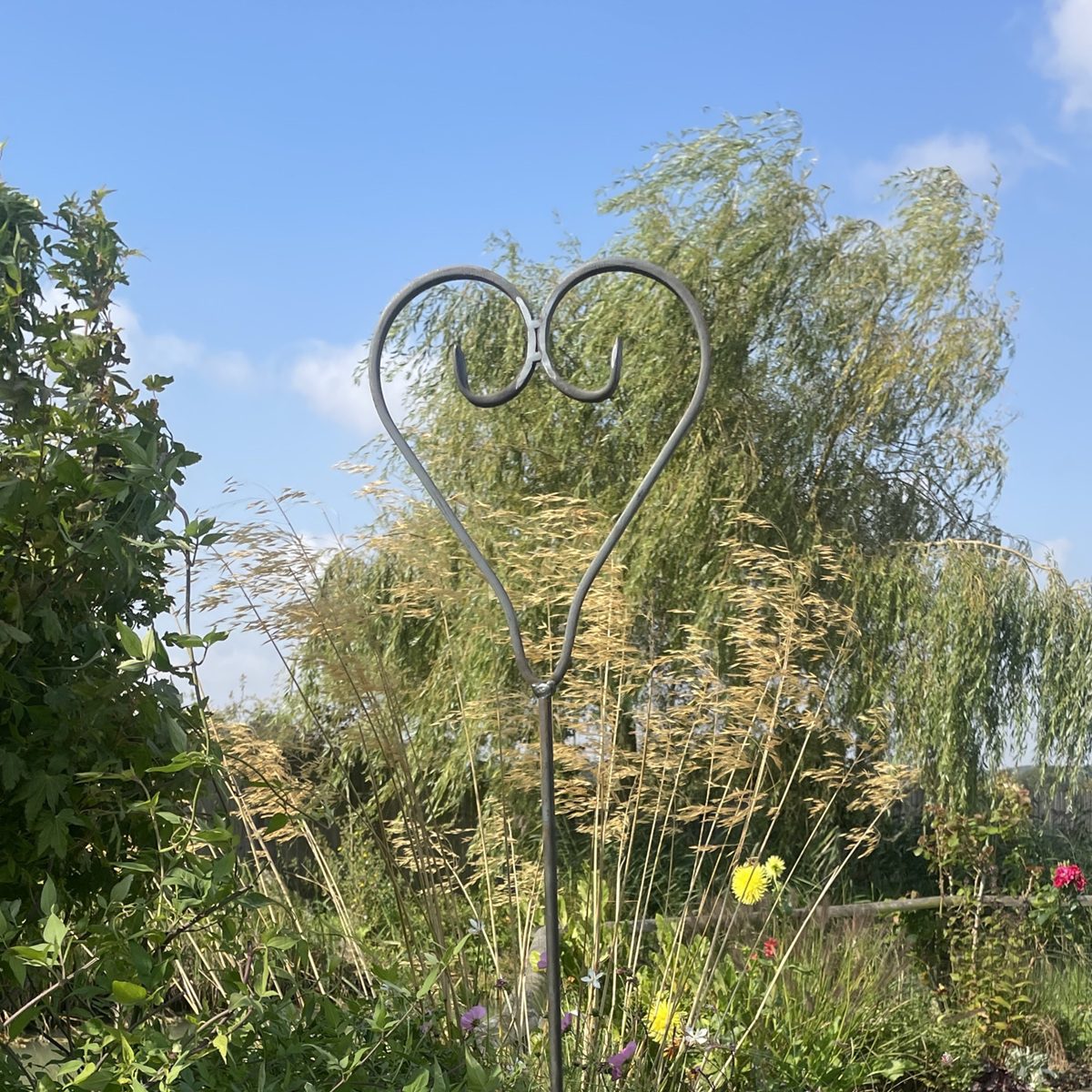Heart Shaped Steel Plant Support